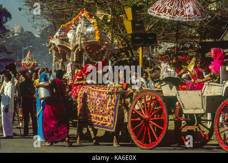 People sitting in bullock cart Jain festival procession, mumbai ...
