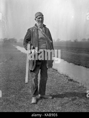 Snowden Slights, front view of fowler YORYM-S22 Stock Photo - Alamy