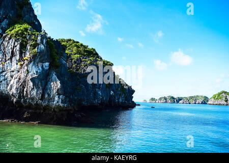 Limestone rocks in Halong Bay, Vietnam Stock Photo - Alamy