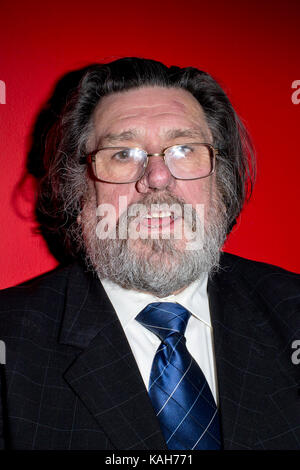 British actor Ricky Tomlinson poses for a portrait Stock Photo - Alamy