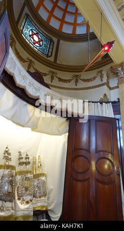 Sandy Row Synagogue, Spitafields, London England Stock Photo - Alamy