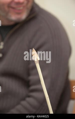 Flint Knapping Demonstration, learning to make a flint arrowhead with ...