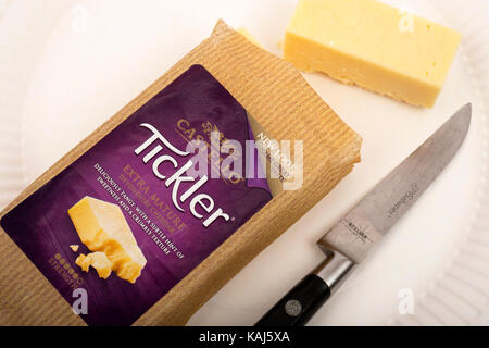 Castello Tickler extra mature Devonshire cheddar cheese Stock Photo - Alamy