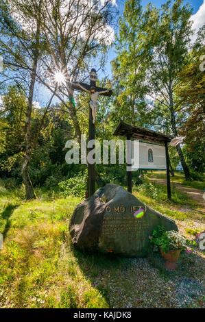 Wiele - village in Pomeranian Voivodeship, Poland. Cieple lake Stock ...
