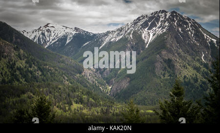 View from Leckie Creek Valley towards the Dickson and Bendor Ranges ...