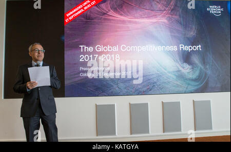 Geneva, WEF headquarters in Geneva. 15th Jan, 2014. Klaus Schwab (3rd R ...