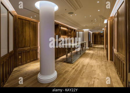 Entrance to business meeting rooms. Ten Trinity Square - The Club ...