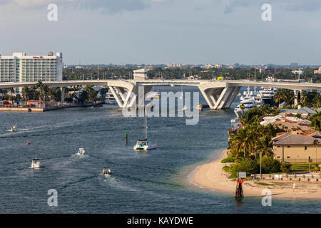Ft. Lauderdale, Florida. SE 17th Street Causeway Bridge over Stranahan ...