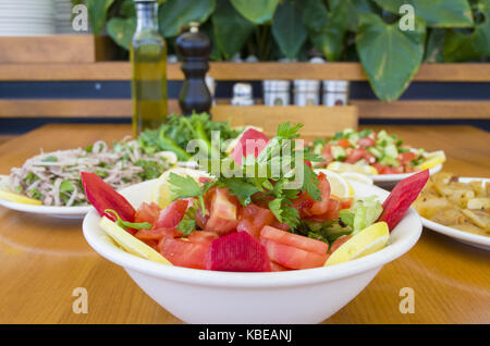 Choban salatasi - Shepherd's Salad, Turkish salad consisting of finely ...