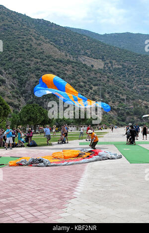 Collapsing parachute in Olu Deniz town, Turkey Stock Photo - Alamy