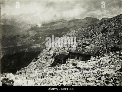Stndpunkt Cima di Ceremana, Baracken auf Cima di Ceremana Stock Photo ...