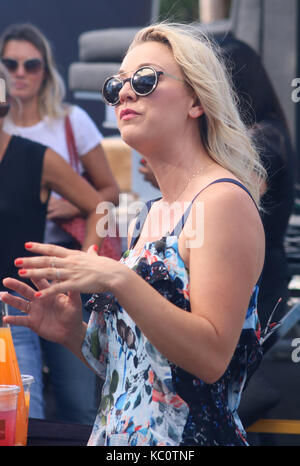 Kaley Cuoco arrives for her appearance on EXTRA TV Show with Mario ...