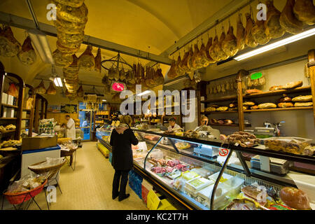 Italian deli delicatessen delicatessens food foods traditional items ...