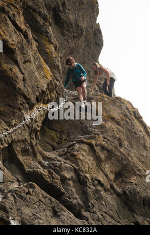 Walkers on the Chain Walk, Elie, Fife, Scotland Stock Photo - Alamy