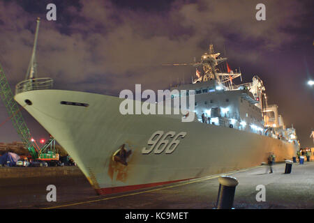 The Chinese Fuchi-class oiler Qiandaohu Stock Photo - Alamy