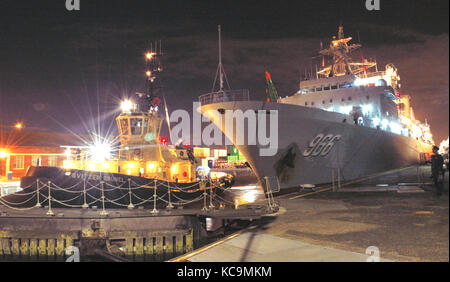 The Chinese Fuchi-class oiler Qiandaohu Stock Photo - Alamy