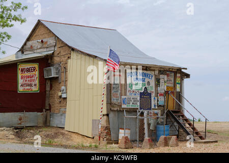 MERIGOLD, MISSISSIPPI, May 8, 2015 : Po' Monkey's juke joint, west of ...