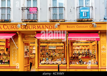 Honfleur (France): Shop with typical products of Normandy; Geschäft mit ...