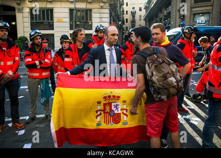 Spanish police in Barcelona Spain Stock Photo - Alamy