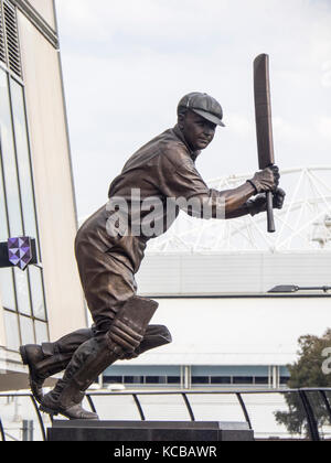 Bill Ponsford statue, outside the Melbourne Cricket Ground, Melbourne ...
