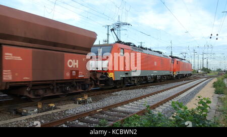 Pair of DB Class 189 EuroSprinter electric locomotives with ore wagons ...