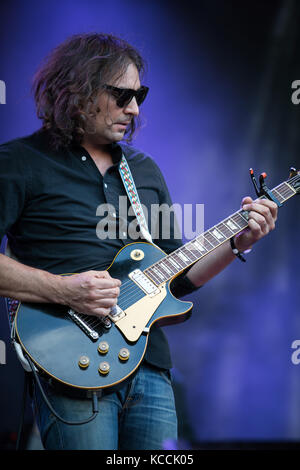 Adam Granofsky of the american indie rock band The War On Drugs ...