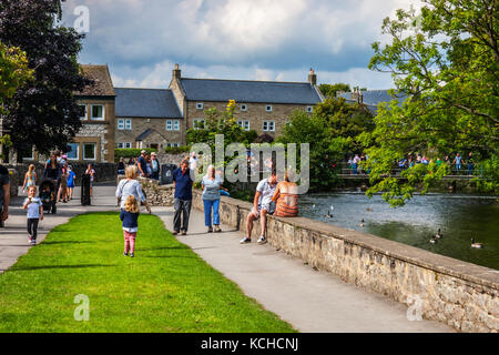 Riverside Walk, River Wye, Bakewell, Derbyshire Stock Photo - Alamy