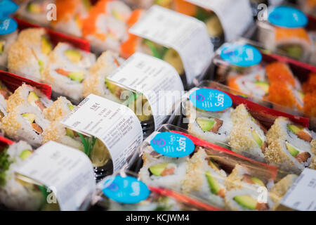 Cologne, Germany. 2nd Oct, 2017. Fresh sushi can be seen at a counter ...