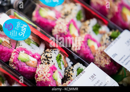 Cologne, Germany. 2nd Oct, 2017. Fresh sushi can be seen at a counter ...