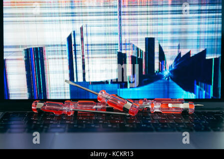 broken laptop computer with cracked screen Stock Photo - Alamy