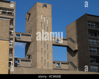 carradale house, Poplar London brutalist tower block designed by Ernő ...