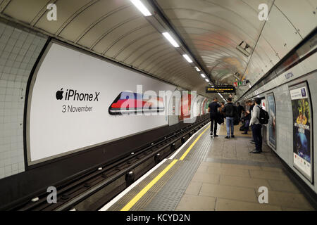 Tube underground advert Iphone X Iphone X advert tube platform Stock ...