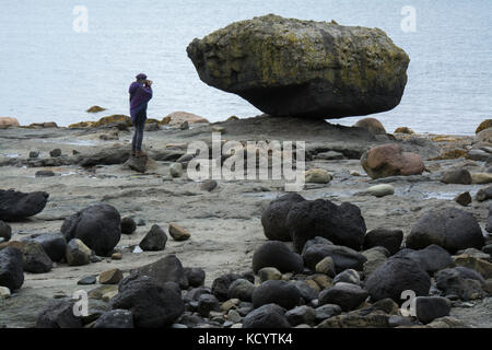 Canada, British Columbia, glacial erratic, alpine lake, Niut Range ...