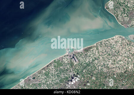 satellite image of Zeebrugge port, Belgium Stock Photo - Alamy