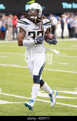 Los Angeles Chargers free safety Derwin James (3) warms up before an ...