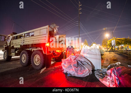 U.S. Army Soldiers with the 1222nd Engineer Company (Sapper), S.C. Army ...
