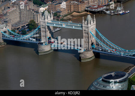 Luftbild: Tower Bridge, Themse, London, England Stock Photo - Alamy