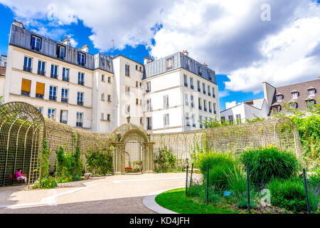 Jardin Anne-Frank, also known as Anne Franks Garden in the Marais area ...