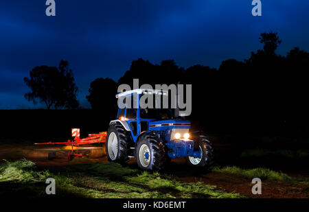1991 Ford 7810 generation 3 tractor with Teagle 8 tonne trailer being ...