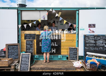 Dungeness fish hut snack shack, Dungeness, Kent, UK Stock Photo ...