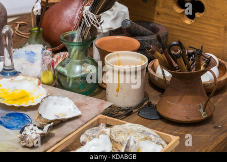 Traditional historical medieval writing tools Stock Photo - Alamy