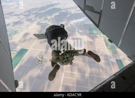 Free-fall Parachute Training Navy SEALS Stock Photo - Alamy