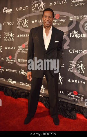 Julius Erving Golf Classic Black Tie Ball, sponsored by Delta Airlines ...