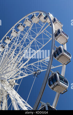 The Cape Wheel ferris wheel at the Victoria and Albert, or V&A ...