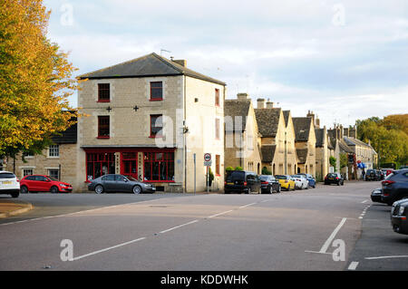 Wansford, Cambridgeshire, UK. 12th October, 2017. Sunset view of the ...