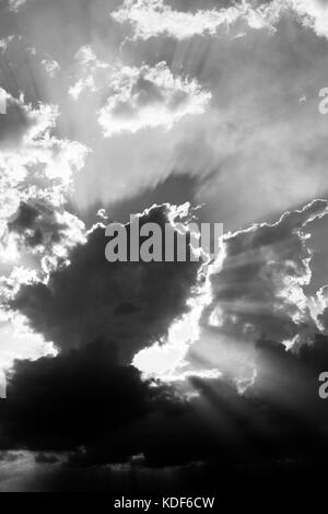 Powerful sun rays coming out through some clouds over Trasimeno Stock ...