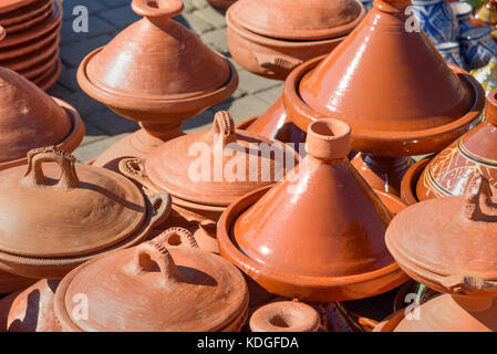 Traditional ceramic pottery in Essaouira, Morocco Stock Photo - Alamy