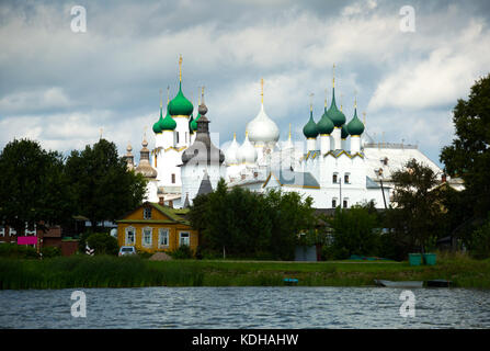 Rostov Kremlin cityscape outstanding on waterfront of lake Nero Stock ...