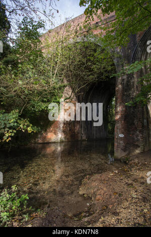 Railway bridge over the River Loddon at Old Basing village, Hampshire ...