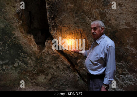 Burial chamber inside the Tomb of the Prophets Haggai, Zechariah and ...